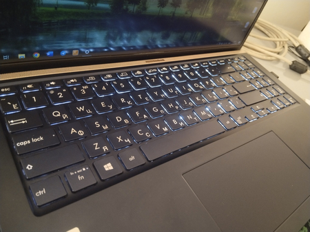 Asus ZenBook UX533FTC / Intel i5-1021U / DDR4 8GB / SSD 512GB / 15.6