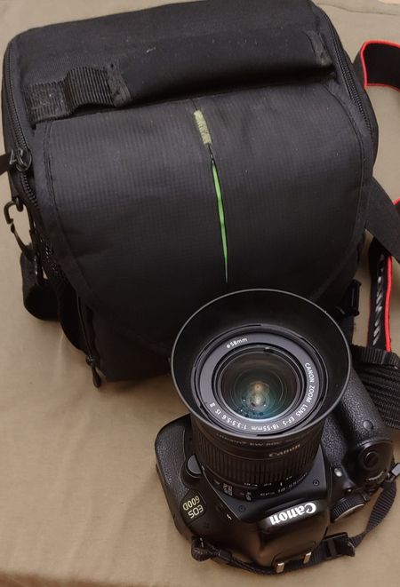 Canon EOS 600D объектив 18-55 IS II полный комплект идеально