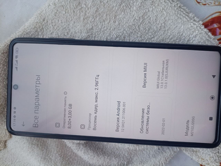 Pocco x3 pro  Telfon chotki karopka dok yoq Rasiyada qolib getgan