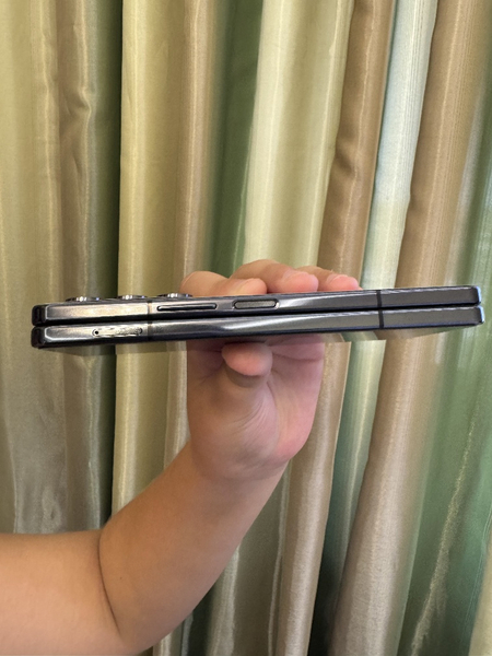 Samsung galaxy z fold 5 , 12/256