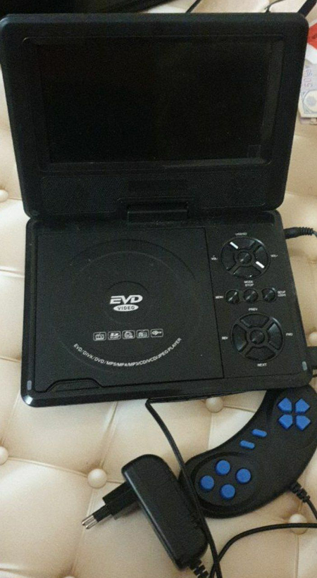 Проигрыватель DVD/MP3/FM/GAME с экраном.