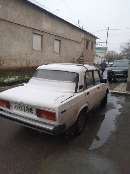 Jiguli 2105 yili 1985.              .