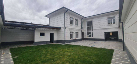 Uch qaxramon postdan kirganda 3.6 sotixli xovli sotiladi. Nosirbek