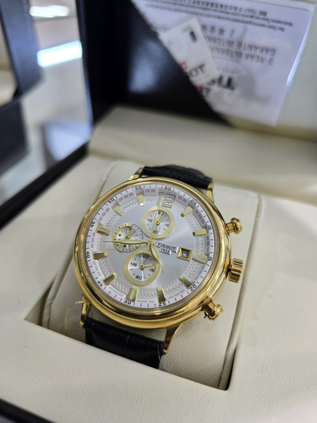 Продам Золотые часы Tissot в крупном диаметре.
Золото 750 пробы