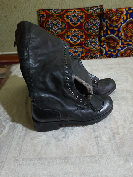 Продаётся женское сапоги чистое кожа
