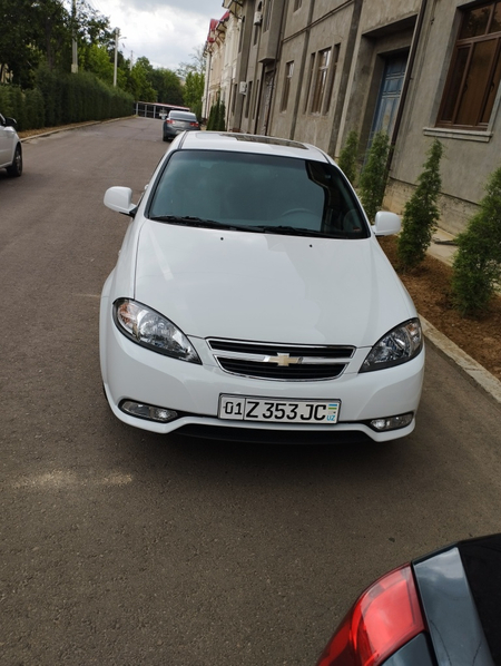 Gentra 3 pozitsa Ful komplektatsiyada oq  Summite white