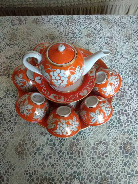 Продается сервис красный виноград.