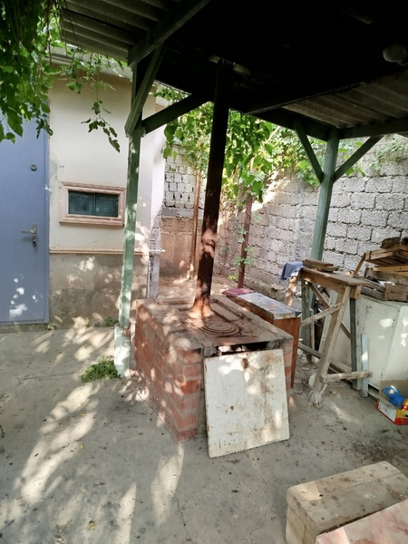 Dala hovli, daca qibrayda