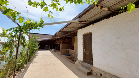 Uchastka sotiladi