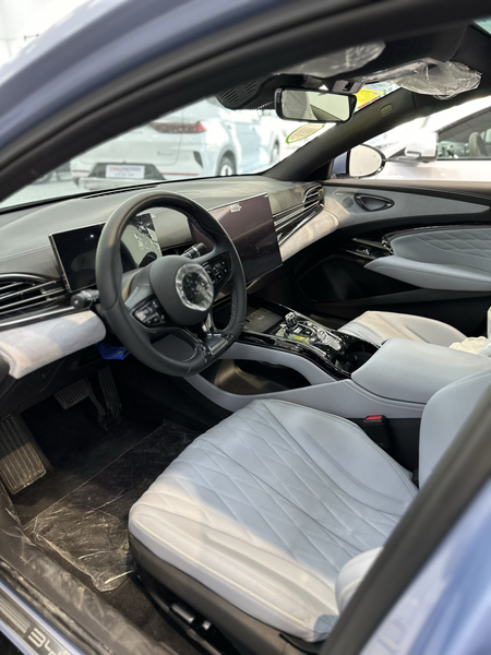 BYD SEAL 700km bir zaryad bilan