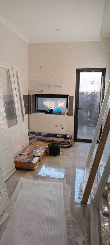 Янги қурилган файзли уй сотилади. 2 сот. 6 хона 3 та санузел 69900