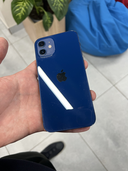 iPhone 12 kor dok bor