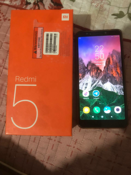 Продаётся Redmi 5 3/32gb.