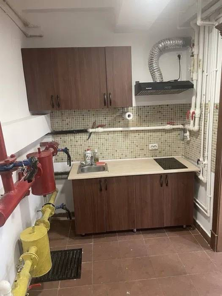 Массив Эльбек МКАД цоколь в новостройке 150м2