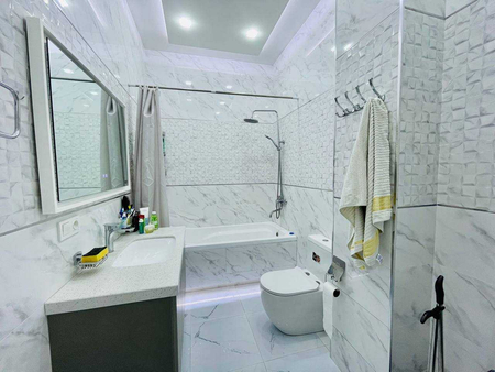 3 xonali 92m² 6-qavat sotiladi