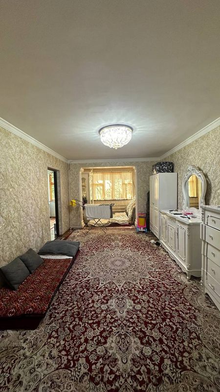 Продам 2 ком квартиру с балконом 2х6