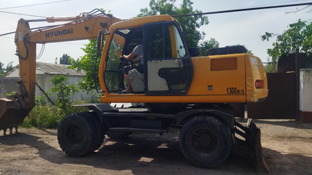 Hyundai 1300wm .