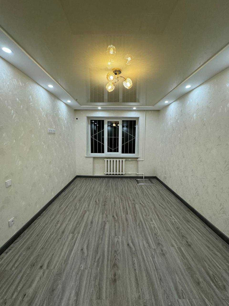 Чиланзар-6 ТЦ Парус 1-комнатная 1/4 25 м² кирпич евроремонт