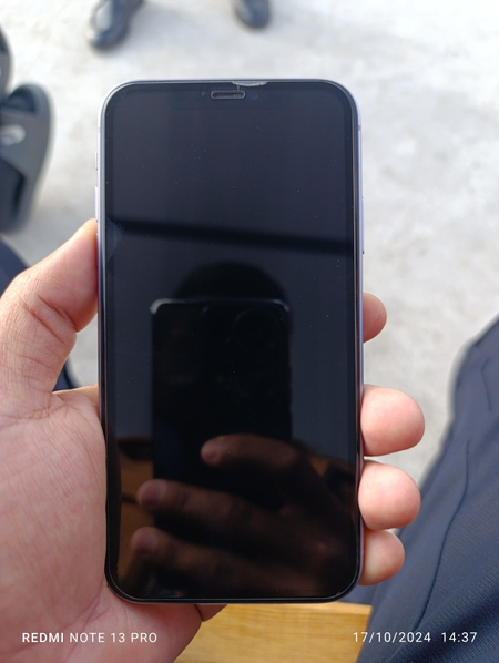 iPhone 11 xotira 64gb
