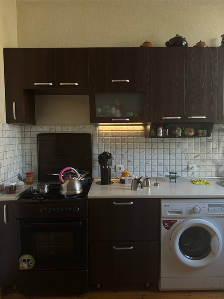 Продается 2/3/3 Сталинка, Алайский рынок