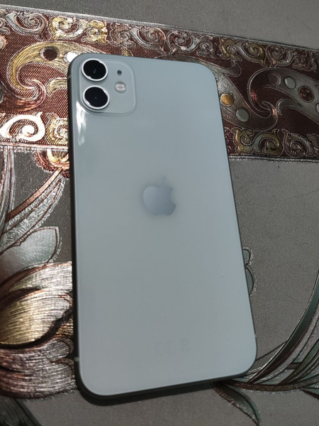 Iphone 11 sotiladi