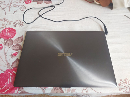 Продается под восстановление или запчасти  asus ux31e