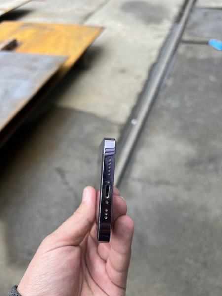 Iphone 14 pro purple