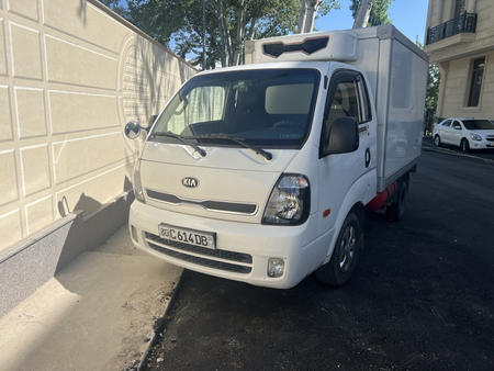 Kia bongo sotiladi 2013