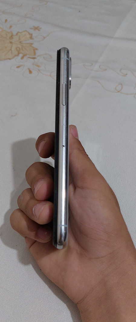 iPhone X Ideal holatda