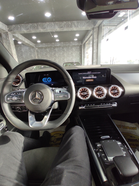 Mercedes Benz EQA