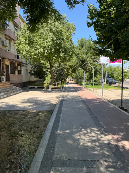 Продается 3х ком нежилая квартира