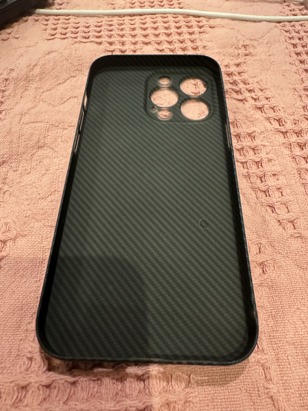 Продам чехлы для iPhone 13 Pro
