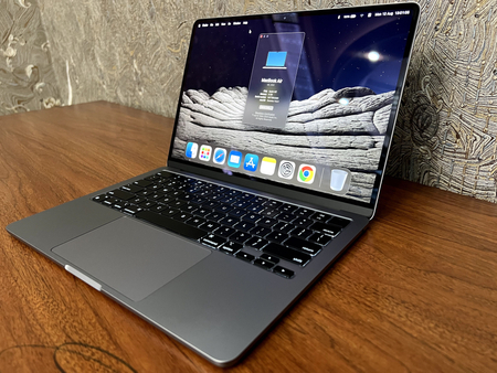 Apple MacBook Air 13.6-inch M2