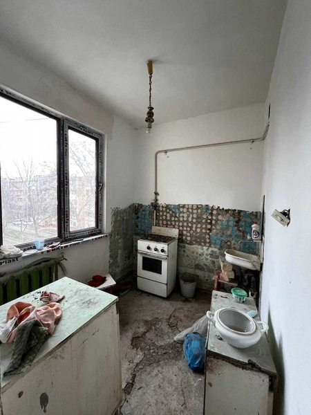 Ялангач 3-комнатная 4/4 65 м² панель без ремонта