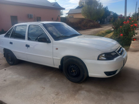 Nexia2 Chevrolet sons