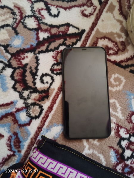 iphone 11 qora 90/64