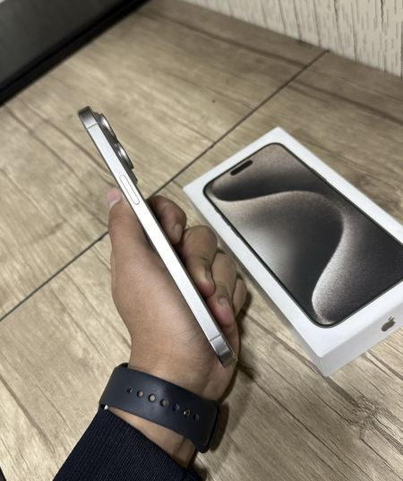 Phone 15 pro sotiladi 256gb 88 emkost