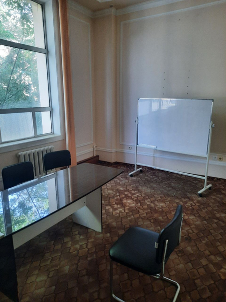 Паркентский базар 400м2 2 етаж