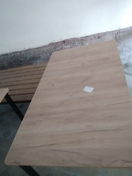 Stol razmeri 150x82 sm