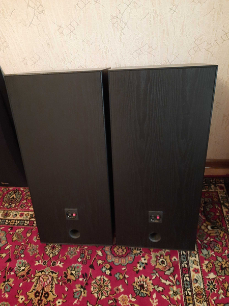 Американская акустика Infinity SM-115.