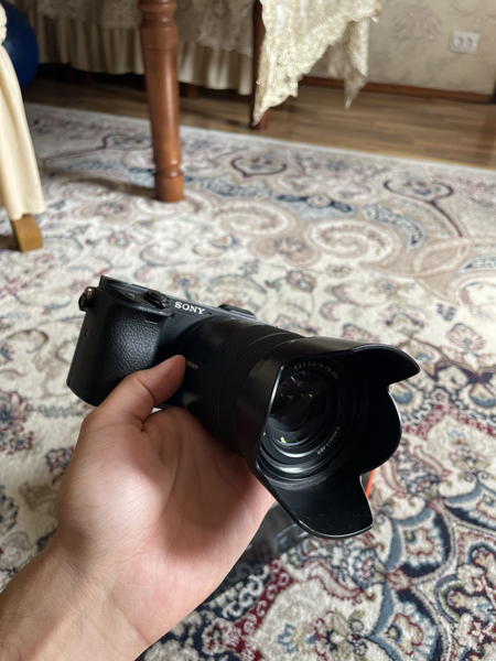 Sony A6400 kit 18-135mm в отличном состоянии