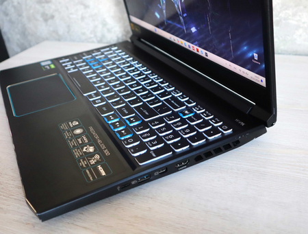 ASER PREDATOR/i7-9750H/16GB SSD/256GB SSD/GeForce GTX 1660Ti - 6GB