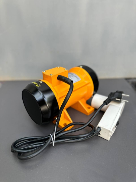 Vibrator plashadchni  vibratr plashatka vibratsa mator vibramator