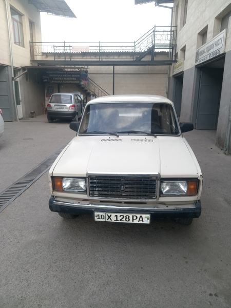 vaz 2107 sotiladi