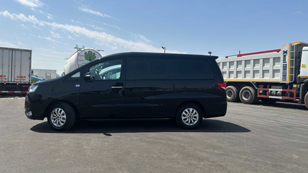 JAC M4 mikro bus Rassia Uzbekston odam tashish uchun qulay