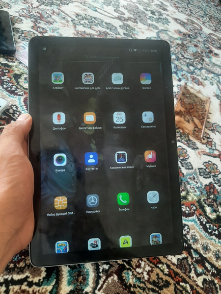 Planshet sotiladi cm 8500plus
