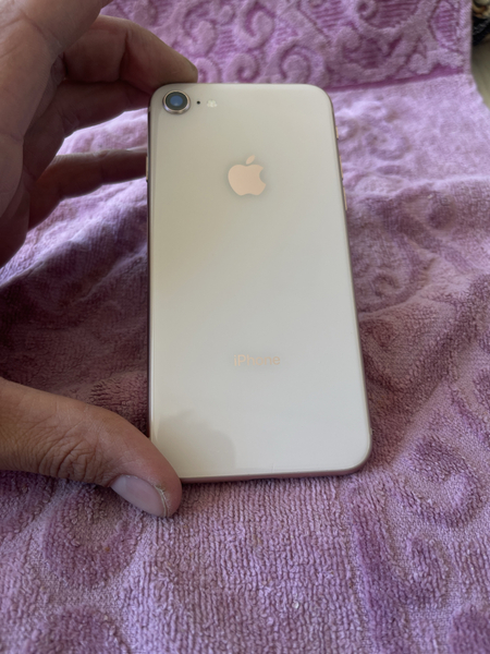 iPhone 8 64 76% bez karopka