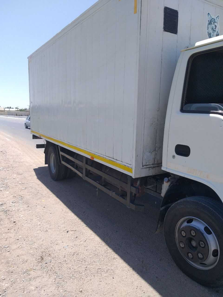 ISUZU 2013  yil sotiladi naqt pulga 27000$