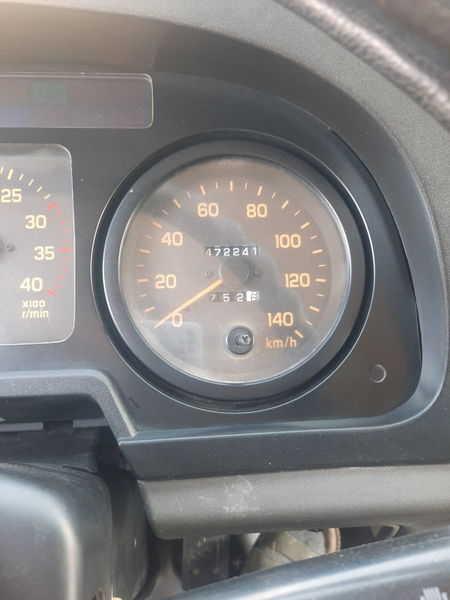 Isuzu 10T sotiladi