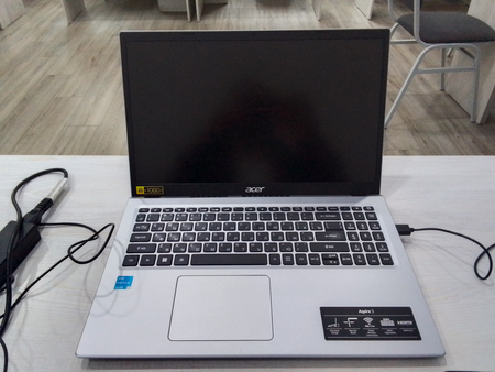 Acer Aspire 3 yangidek